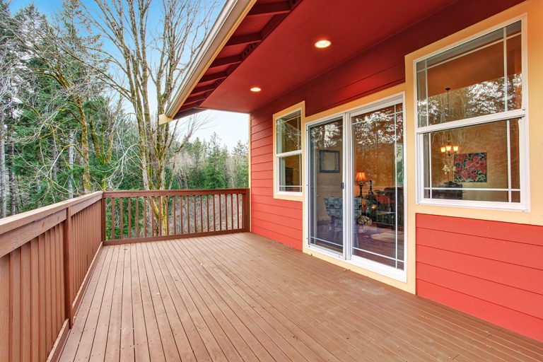 8 Best Deck Stain Colors For Wooden Decks - Homeluf.com