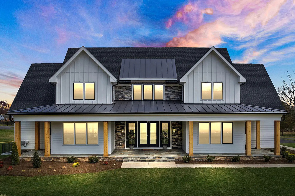 10 Beautiful Farmhouse Exteriors for Curb Appeal Inspiration