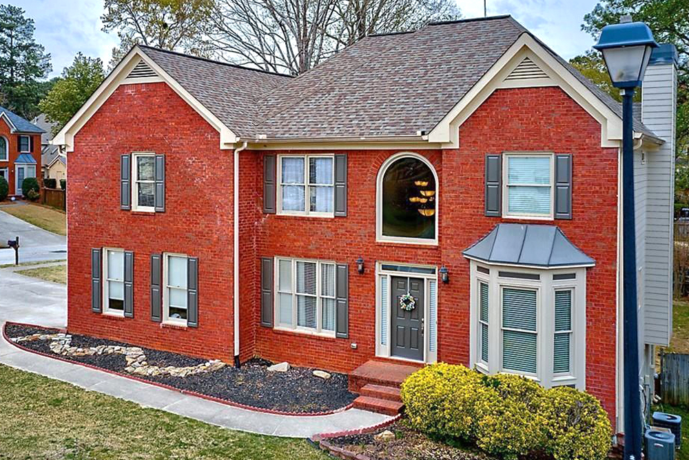 40 Stunning Red Brick House Exteriors to Inspire Your Next Home Makeover