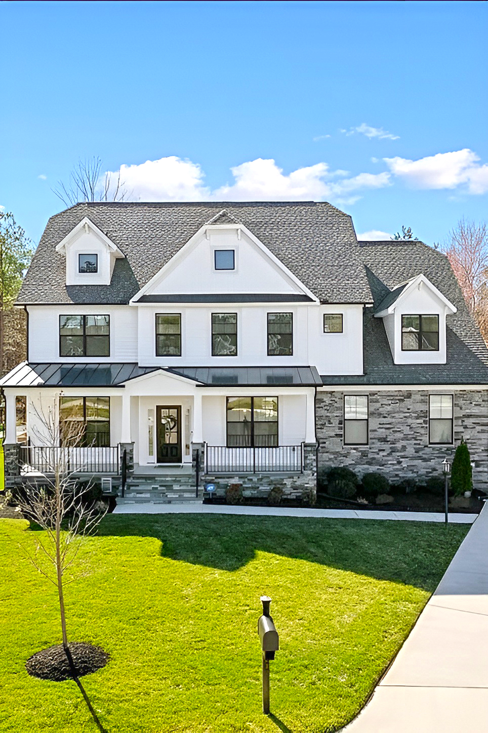 10 Beautiful Farmhouse Exteriors for Curb Appeal Inspiration