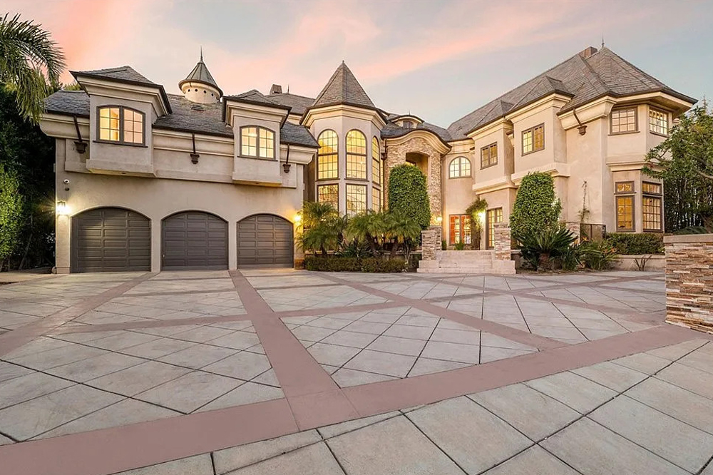 French Chateau Exterior: Timeless Elegance Meets Modern Luxury